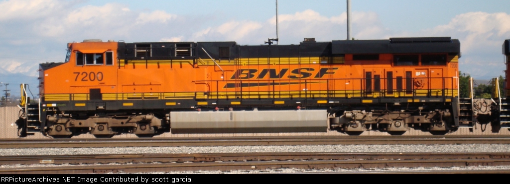 BNSF 7200